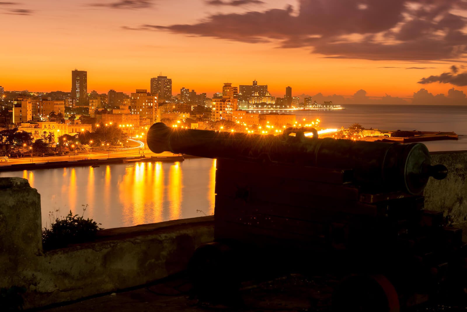 Habana Ceremonia El Cañonazo - CubaNeo Travel - Cultura y tradicción